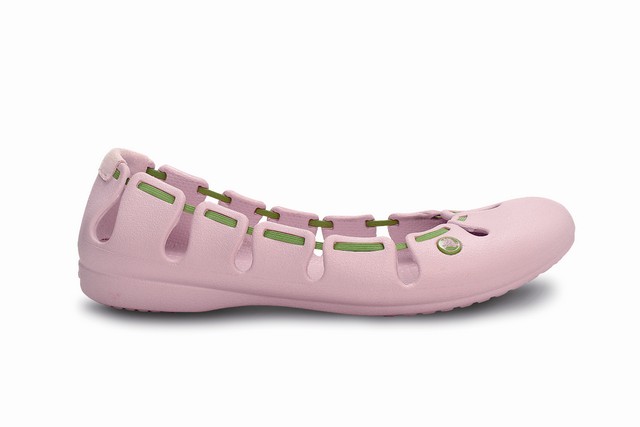 Crocs presenta la ballerina Springi | Moda è Donna